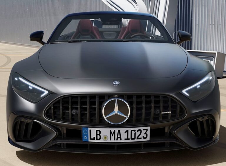 "배우를 닮아서 이정도인가?"..눈물의 여왕 김수현, 성공한 남자의 드림카 정체에 '깜짝'